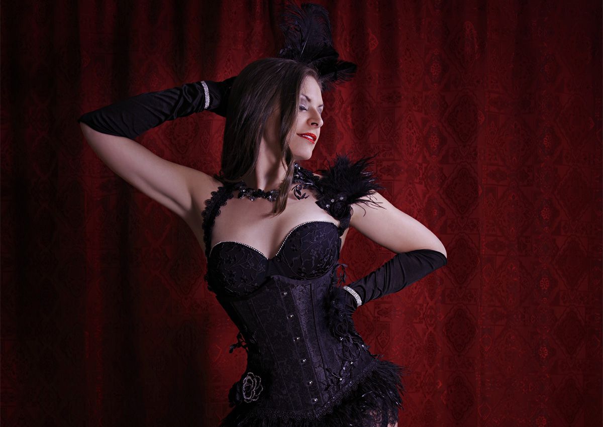 VIXEN DEVILLE'S CORE CONCEPTS OF BURLESQUE PERFORMANCE - Vixen DeVille